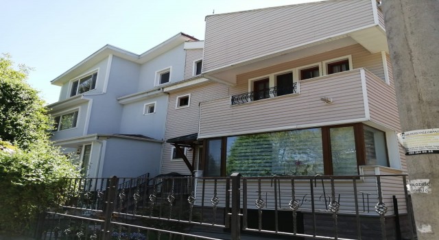 Kocası tarafından vahşice katledilen kadın bu evde öldürüldü Kocası tarafından vahşice katledilen kadın bu evde öldürüldü