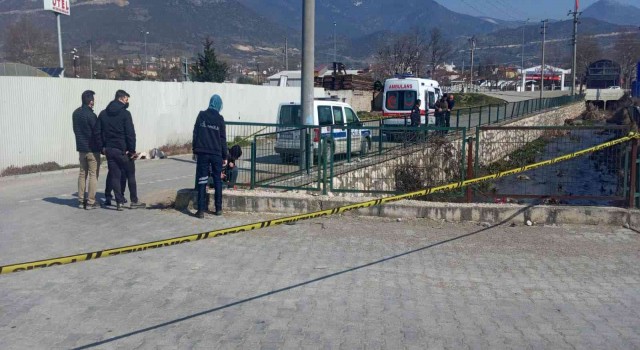 Kayıp olarak aranan şahsın derede cansız bedeni bulundu Kayıp olarak aranan şahsın derede cansız bedeni bulundu
